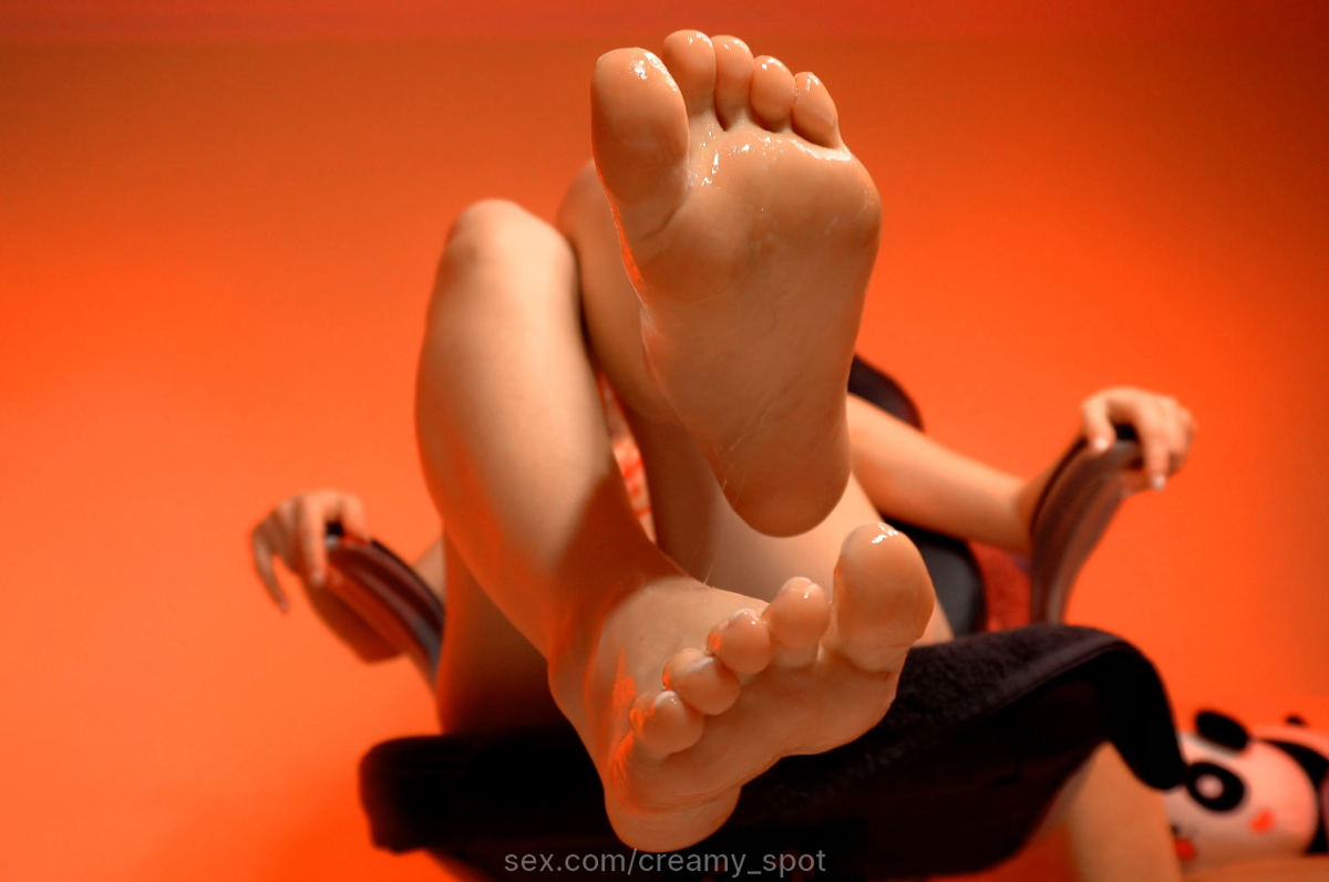 Creamyspot I Want To Play With Your Cock Using My Feet Oily Feet Soles