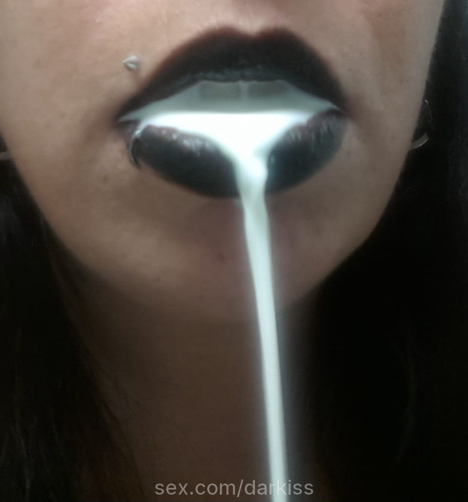 Darkiss Viens Boire Milk Lick Me Lips