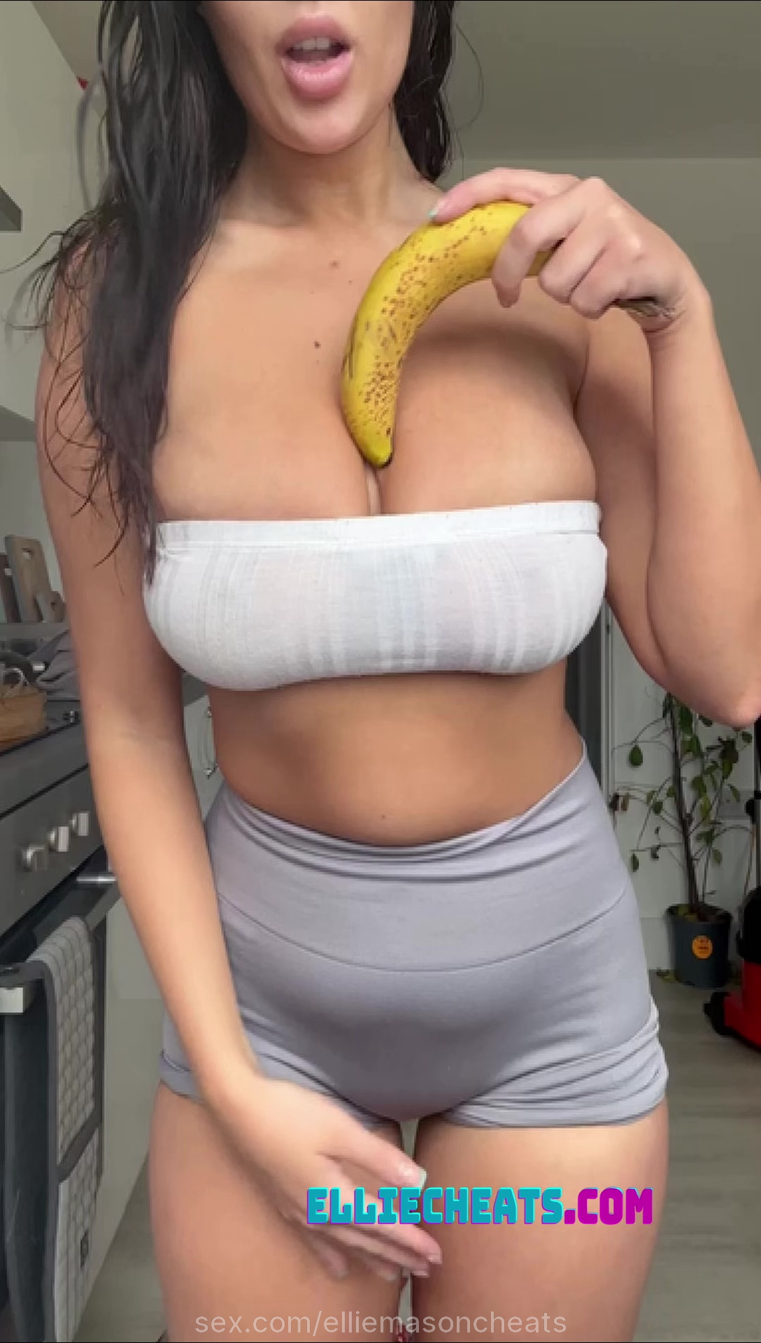 Elliemasoncheats Titty Fucking A Banana Stopmotion Amateur Big Tits