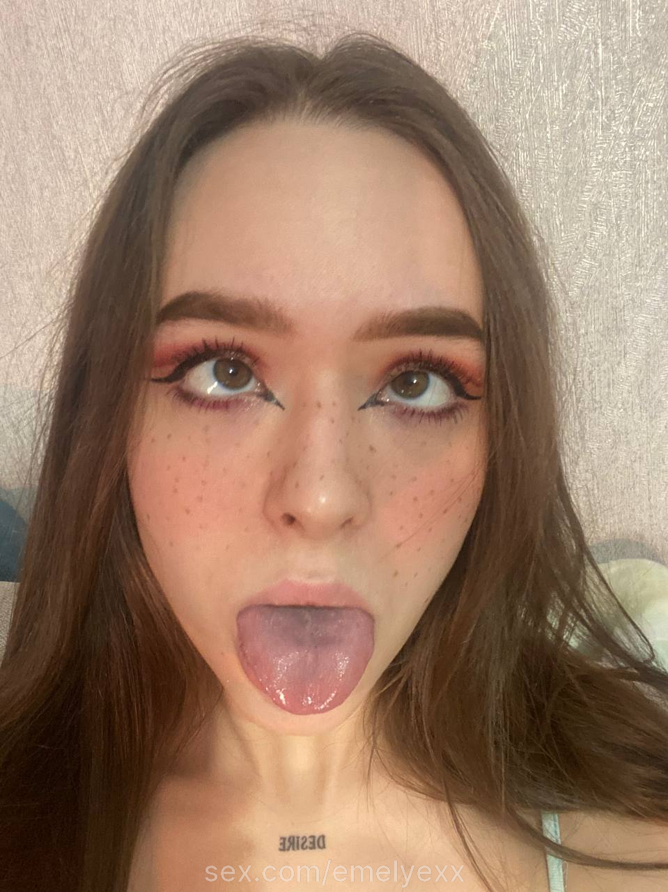 Emelyexx Love Cum Aheago Teen Cute Face