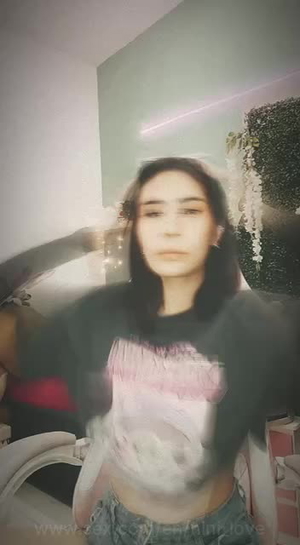 Nini Dallas Sexy Face
