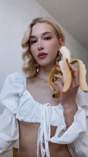 Maddiegrey Yyyummyyy 🍌
