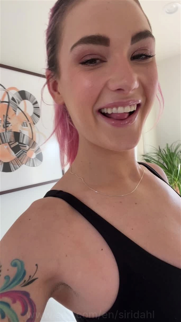Siridahl Ive Been Working On My Booty In The Gym Results 😛 Close Up Booty Shake Kneel