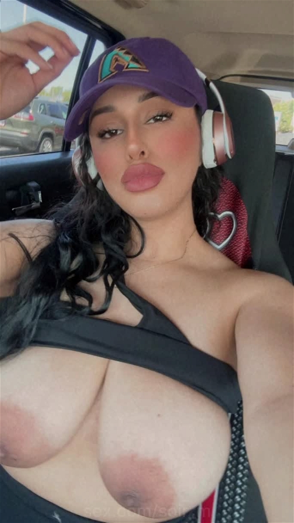 Garota Thong And Tits Out At The Beach Would You Like To Fuck Me In