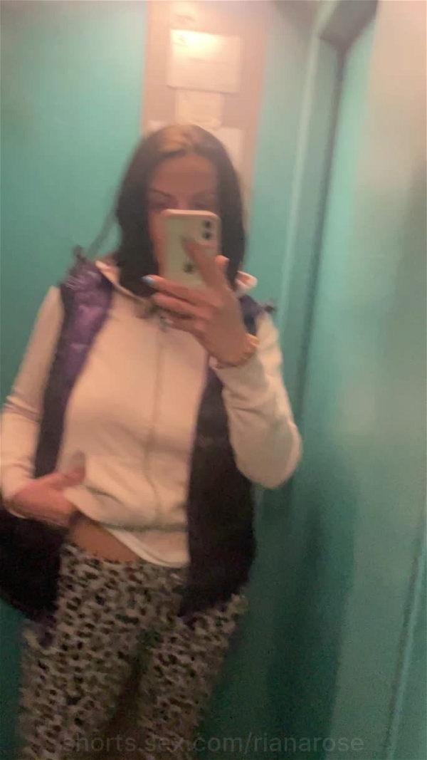 Rianarose Want To Dominate Some Slave In Elevator🫦 You Coming Over😈 Femdom Mistress Mommy