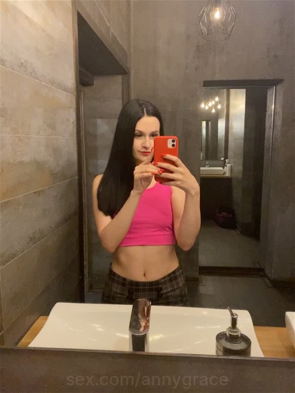 Annygrace Model Actress And Content Creator🖤🧡