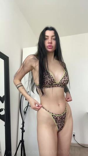 Berryfemme Cum To My Free Page And Text Me Asap