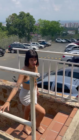 Miavanetto Do You Like To Play In Public