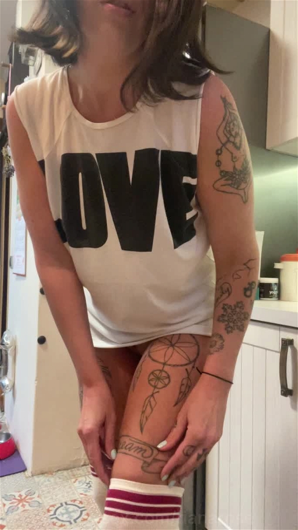 Rianarose Let Your Pathetic Ass Know What Awaits Her Femdom