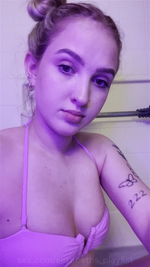 Elizabethsplaylist I Think This Booty Deserves Your Full Attention Amateur Teen Nude