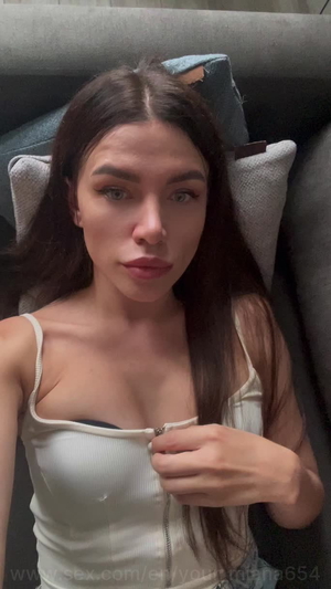 Your Miana654 Do You Like Small Titties💦🥵