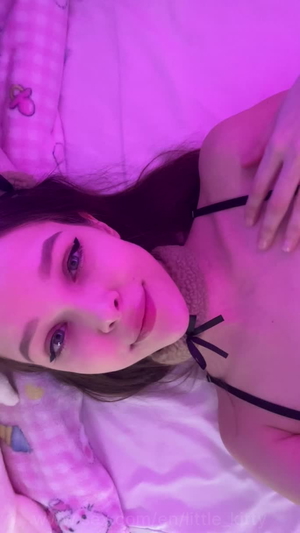 Samanthaflowers Mmm I Wanna Feel You Inside🥰