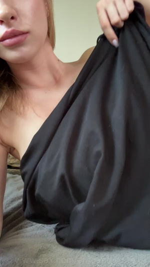 Candykate The Blondes Boob Trick