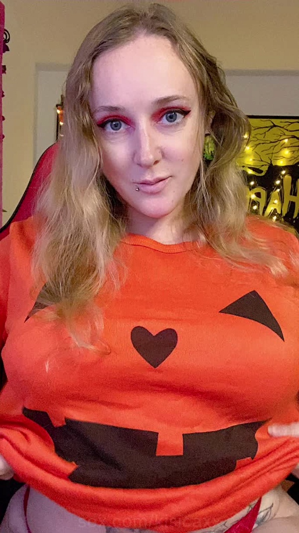 Kisicaxx 🎃👻 Happy Halloween🎃👻 Halloween Tits Boobs Fyp Sexy Video Sexting Fetish Porn