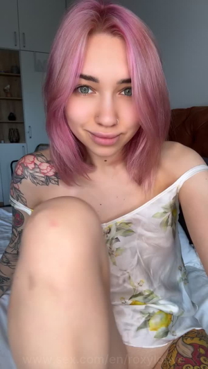 Roxyloove Im At Your Disposal π