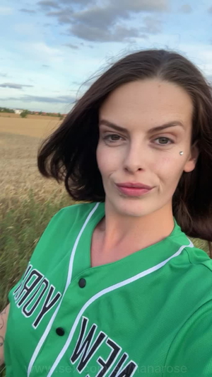 Rianarose Being Outdoors Always Makes Me Want To Pull My Tits Out 🍒🙈