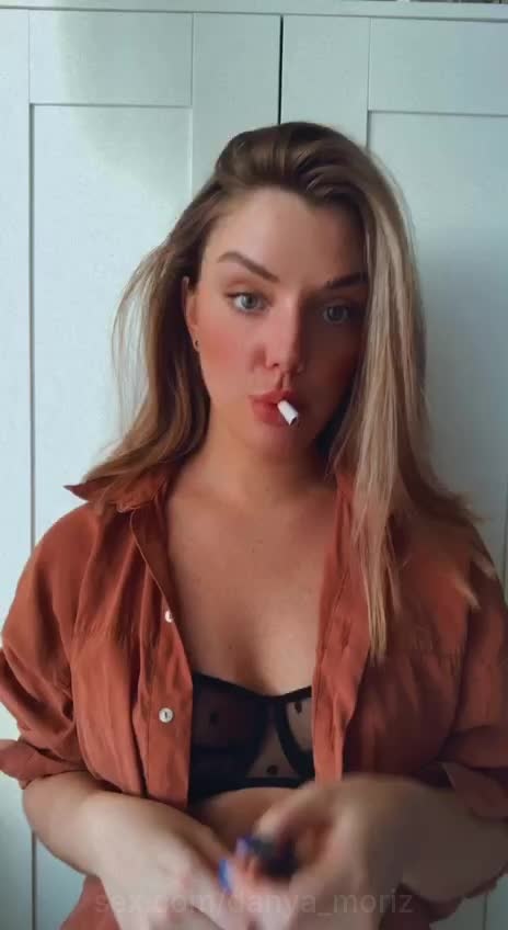 Danya Moriz U Luv Smoking Smoking Sexy Teen