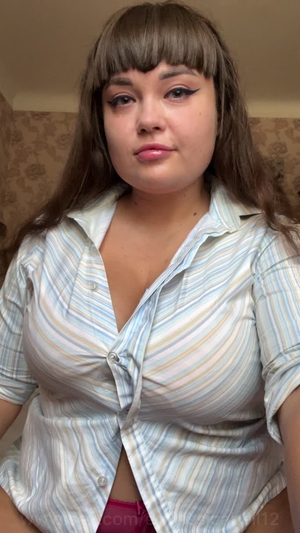 Sweetwetpeach Fucked A Neighbor And Finished In Her Pussy Without A Condom 
