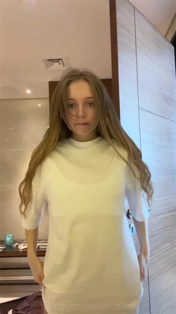 Gamergirlroxy Little Booty Shakin In Slowmo 😘 Amateur Babe Nude Ass Shaking Slow Mo