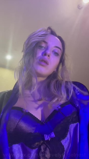 Amelia Bliss Where Would You Kiss Me First 😛