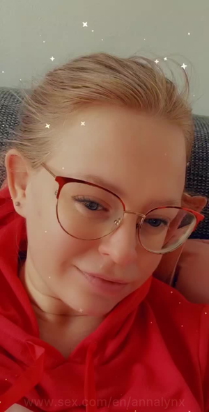 Anna Lynx Look What Ive Got 😇