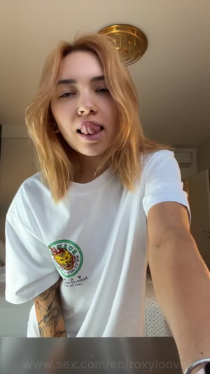 Roxyloove Im Feeling A Bit Slutty Today