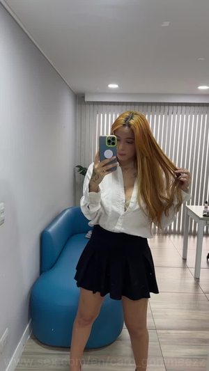 Carogommeezz Sexy Dance In Office
