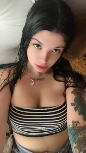 Nicoledavies Selfie Video Of Me In Bed