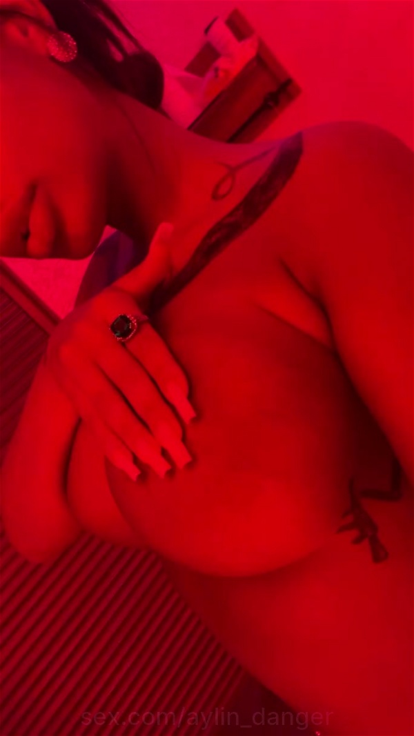 Aylindanger My Huge Tits Want You Big Tits Amateur Flash
